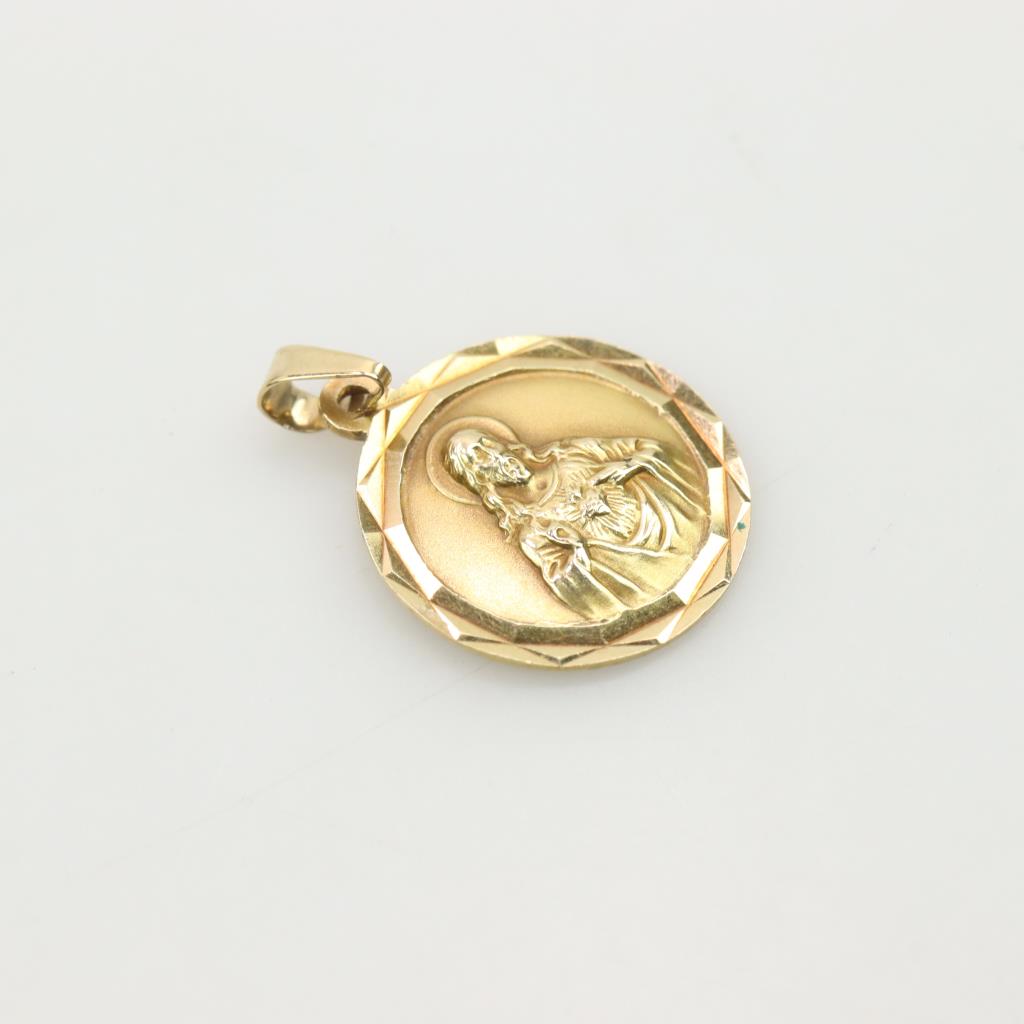 18kt Gold Round Religious Pendant | Property Room