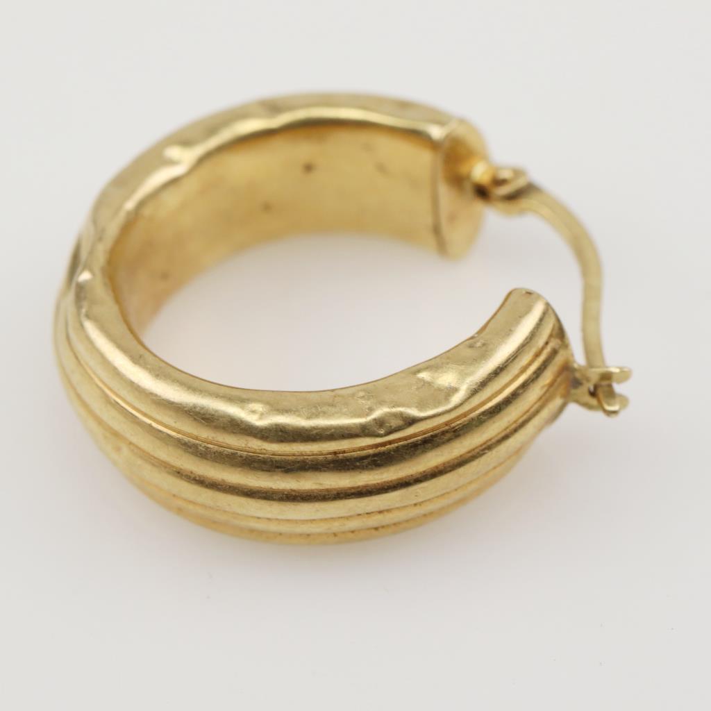 18kt Gold Single Hoop Earring | Property Room