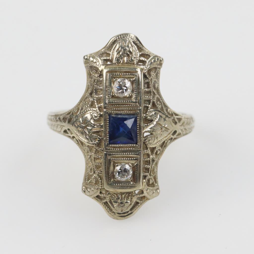 18kt Gold Vintage Filigree Diamond Sapphire Ring | Property Room