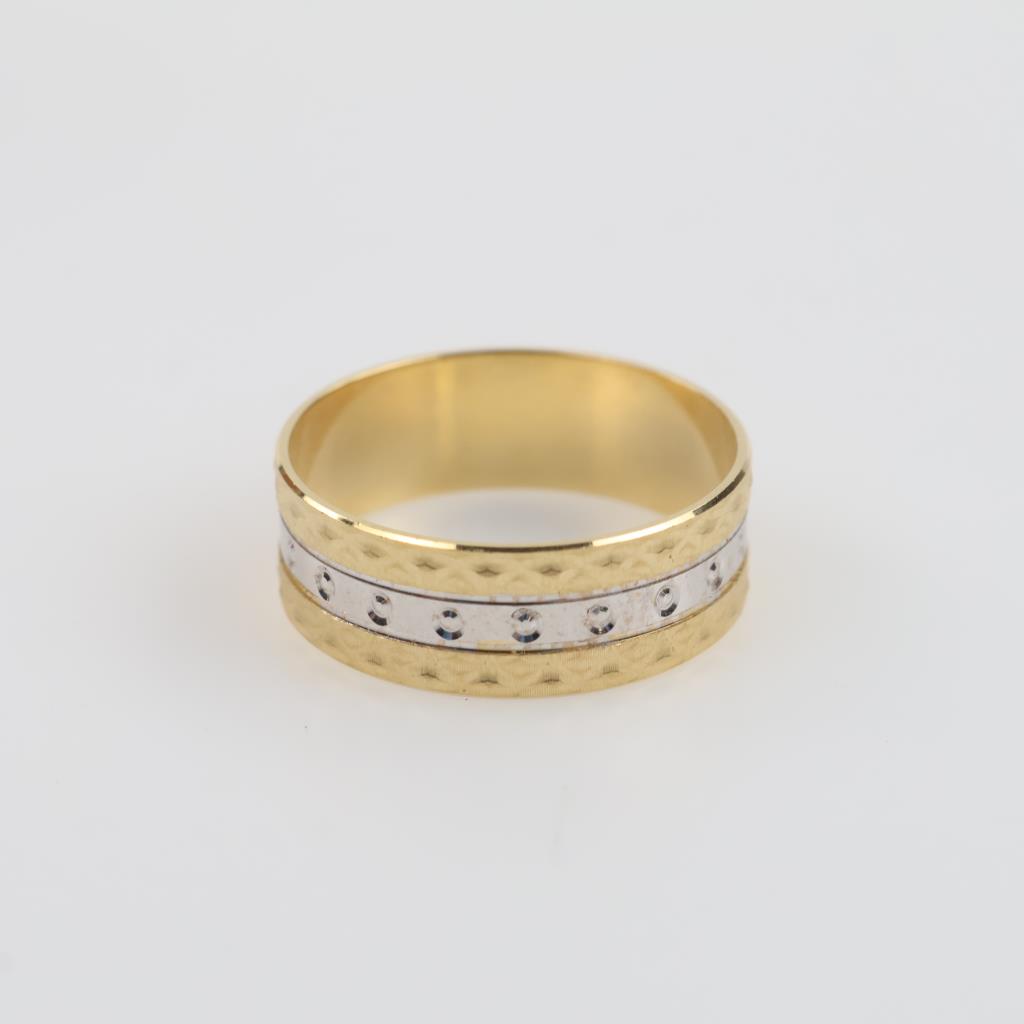 18kt Two Tone Gold Band | Property Room