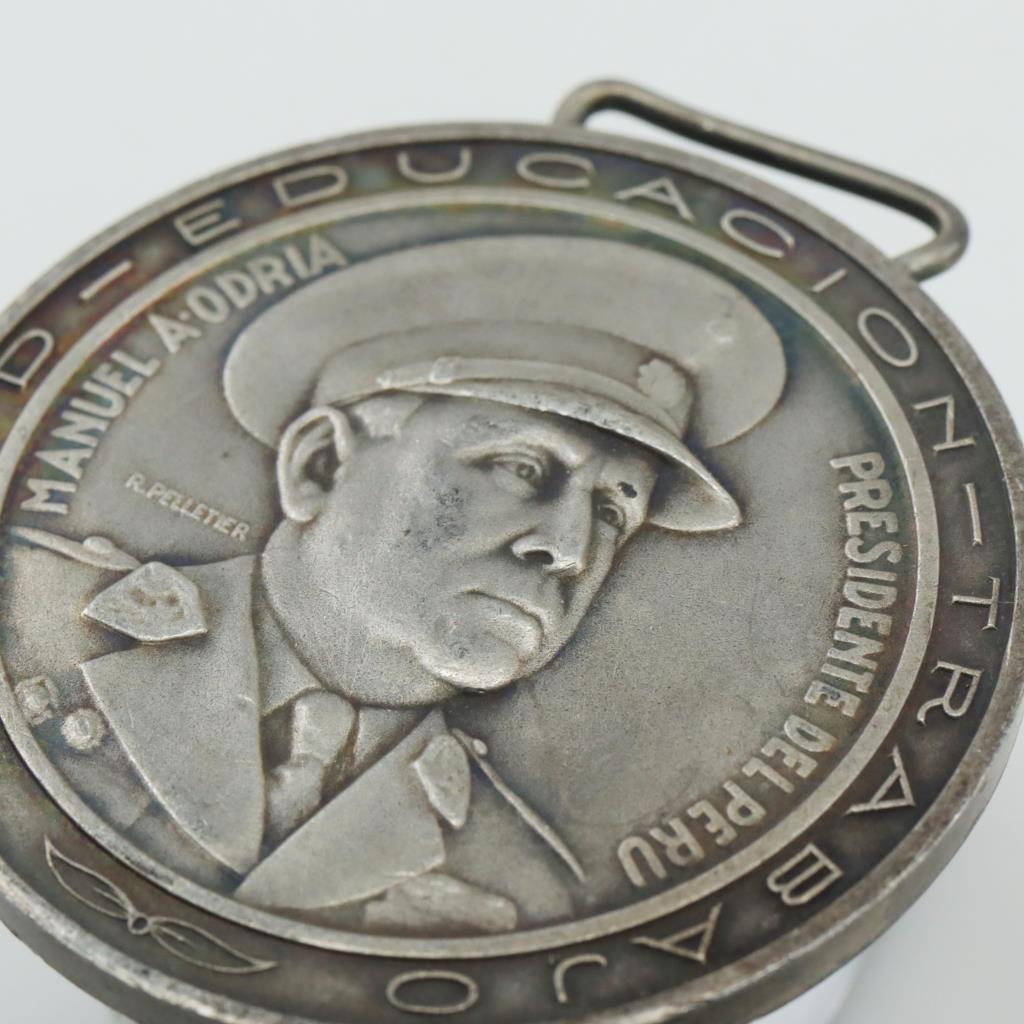 1954 Radio Nacional Del Peru Manual A. Odria Silver Commemorative Medal ...