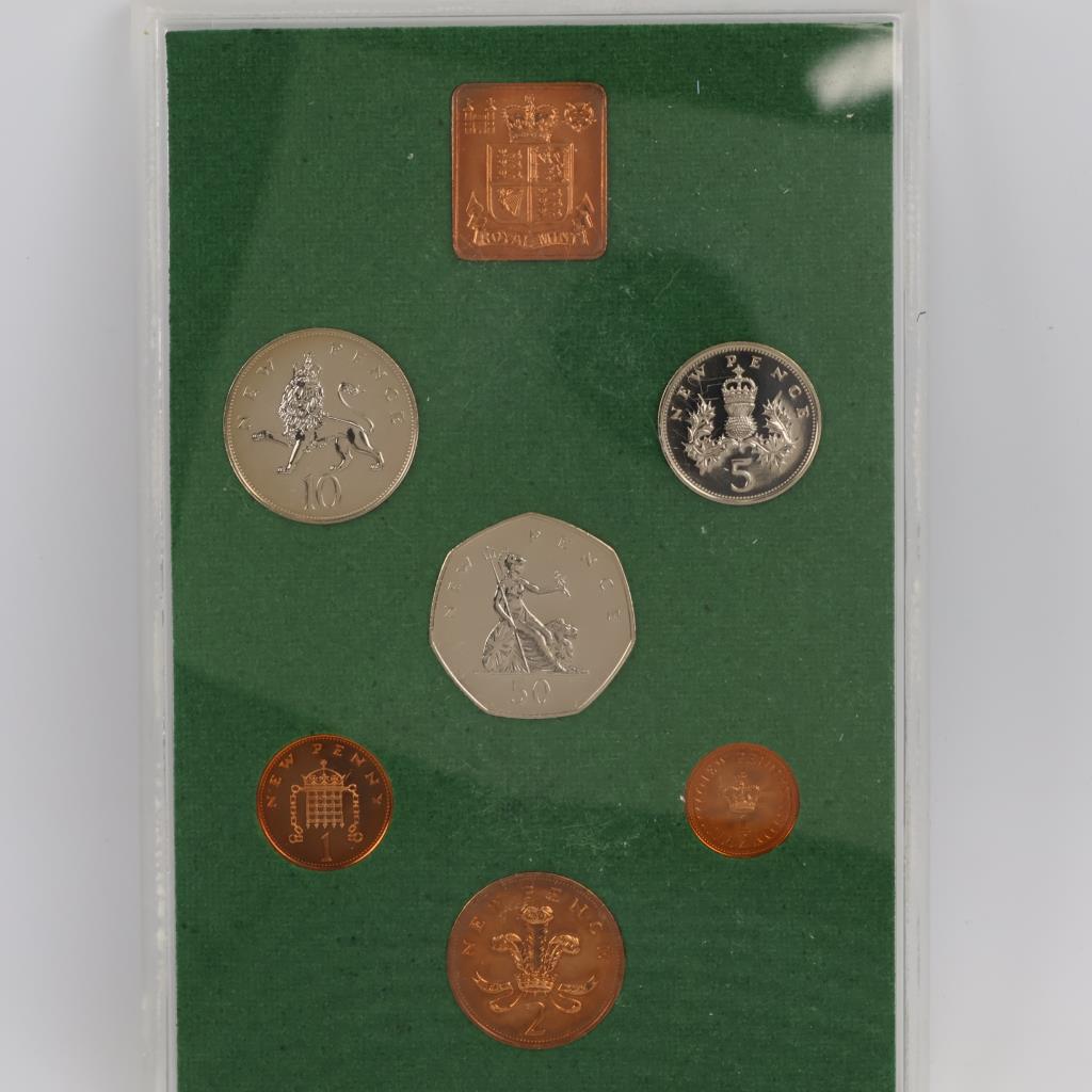 1975 Queen Elizabeth Coin Set | Property Room