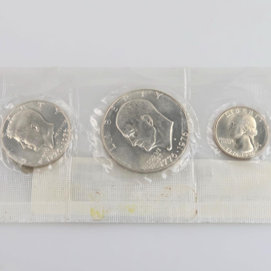 1976 Bicentennial Silver Clad Coin Set | Property Room