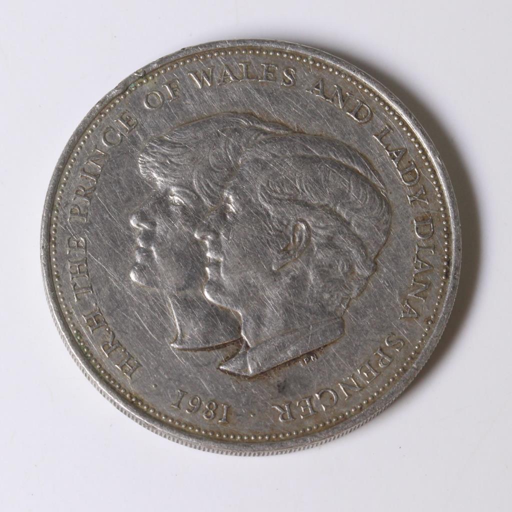 1981 British Royal Wedding Commemorative 25 Pence Coin | Property Room