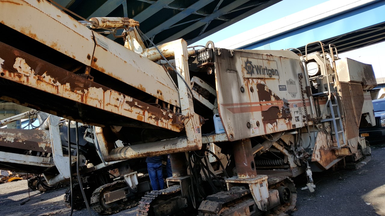 1990 Wirtgen Model 2100VC Large Milling Machine (Flushing, Queens, NY ...