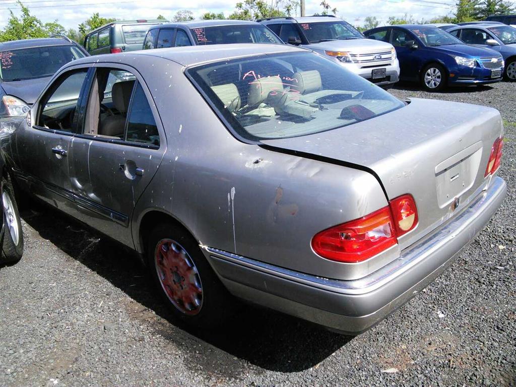 1996 Mercedes Benz E320 (Hartford, CT 06114) | Property Room