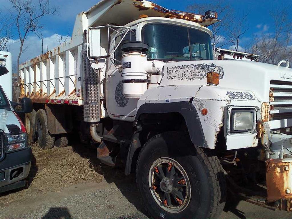 1998 Mack RD688S (Brooklyn, NY 11214) | Property Room