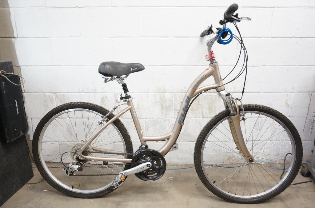 Fuji Sagres 2.0 Hybrid Bike | Property Room