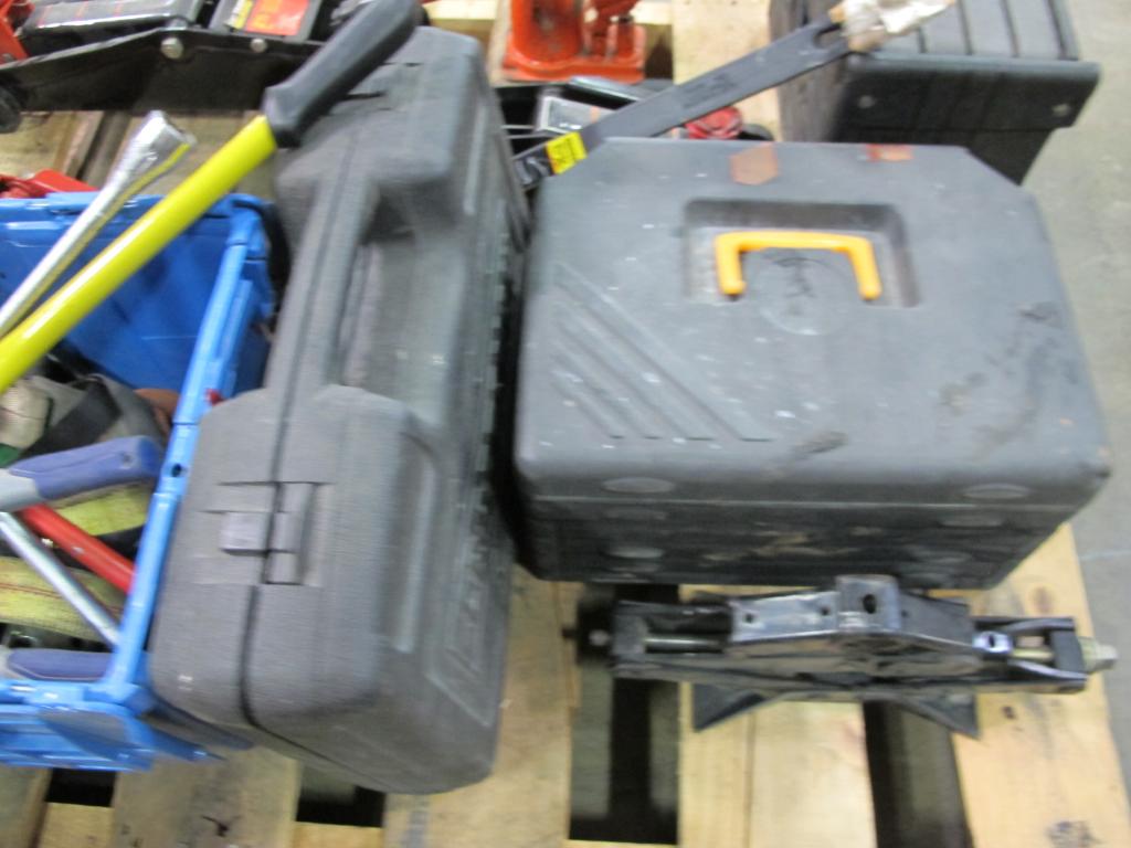 Team Mechanix Floor Jack And Other Assorted Tools | Property Room