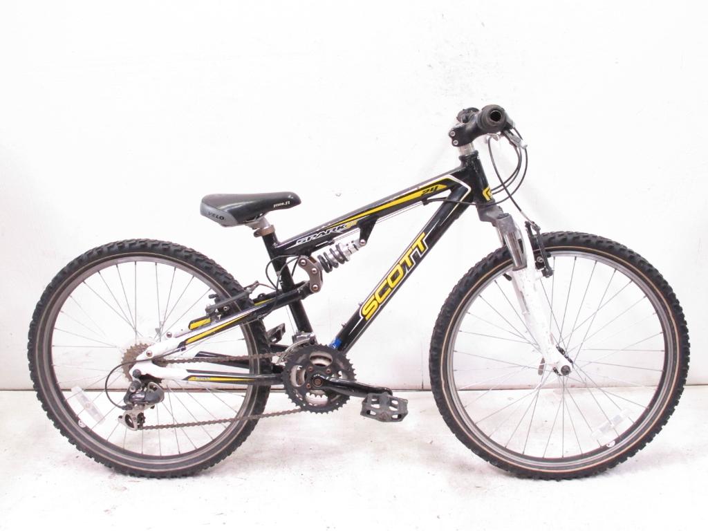 Scott Spark JR Boy's Mountain Bike | Property Room