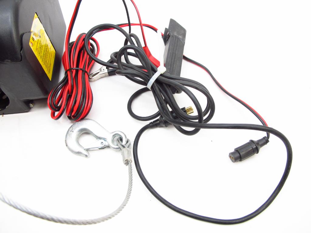 Reese Portable Electric Winch | Property Room