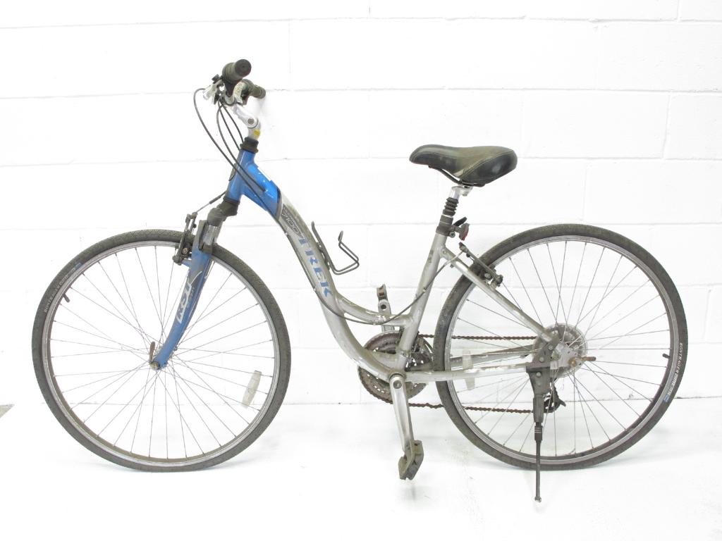 Trek Multitrack 7100 Womens Hybrid Bike | Property Room