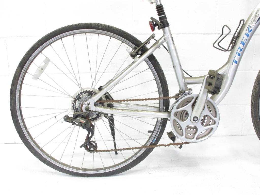 Trek Multitrack 7100 Womens Hybrid Bike | Property Room