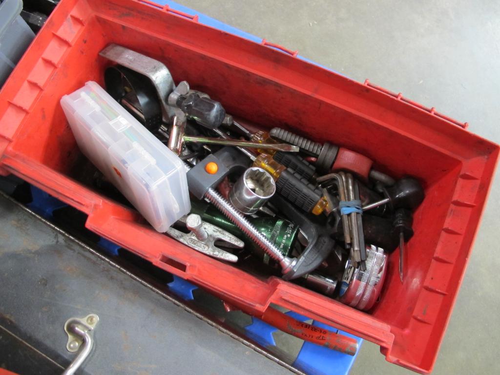 Floor Jacks, Tool Boxes And More, 5+ Pieces | Property Room