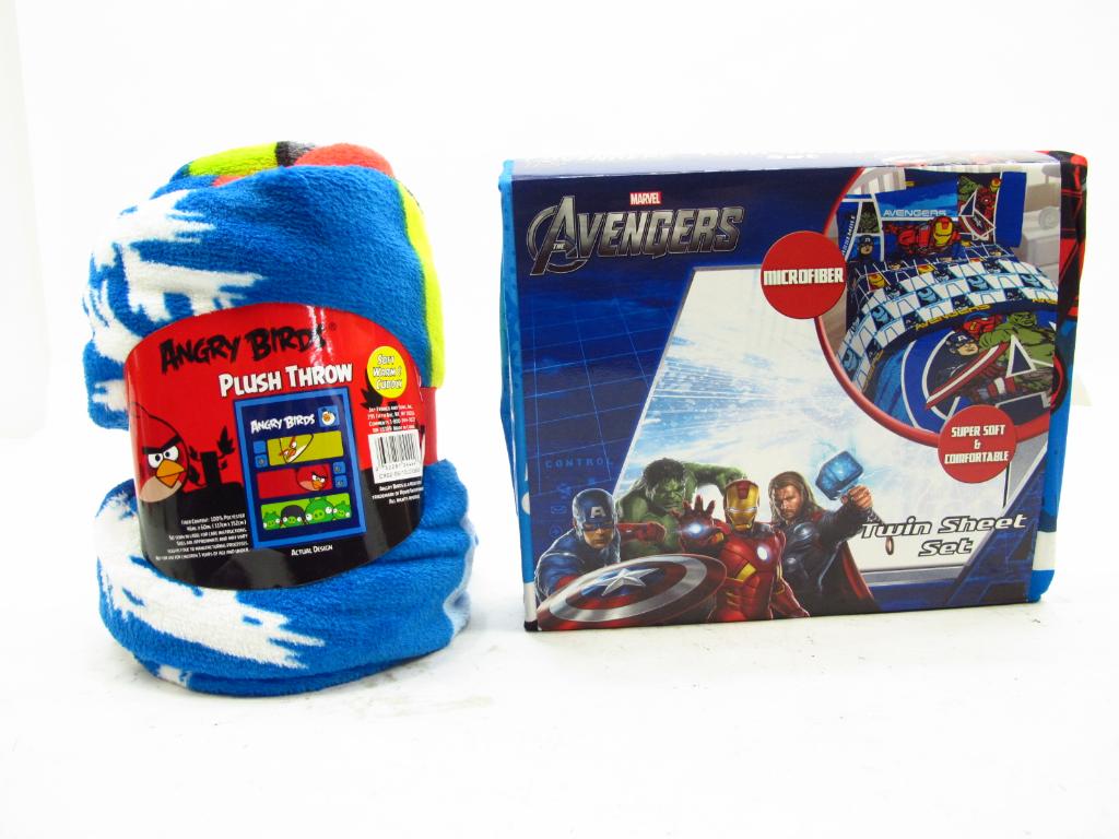 Angry Birds Blanket And Avenger Sheet Set | Property Room