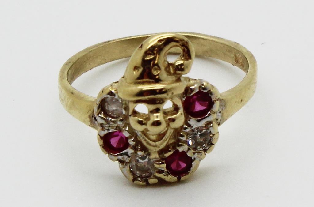 1.3g 14kt Gold Jester Ring With Clear And Red Stones | Property Room