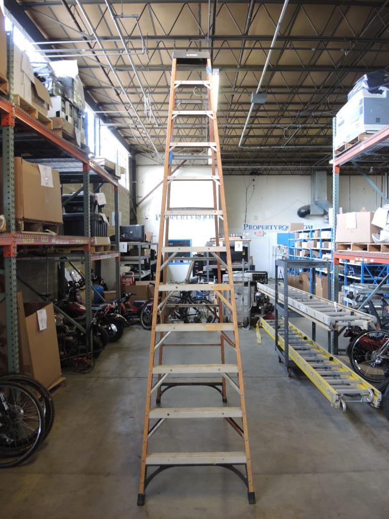 Husky Fiberglass Step Ladder | Property Room