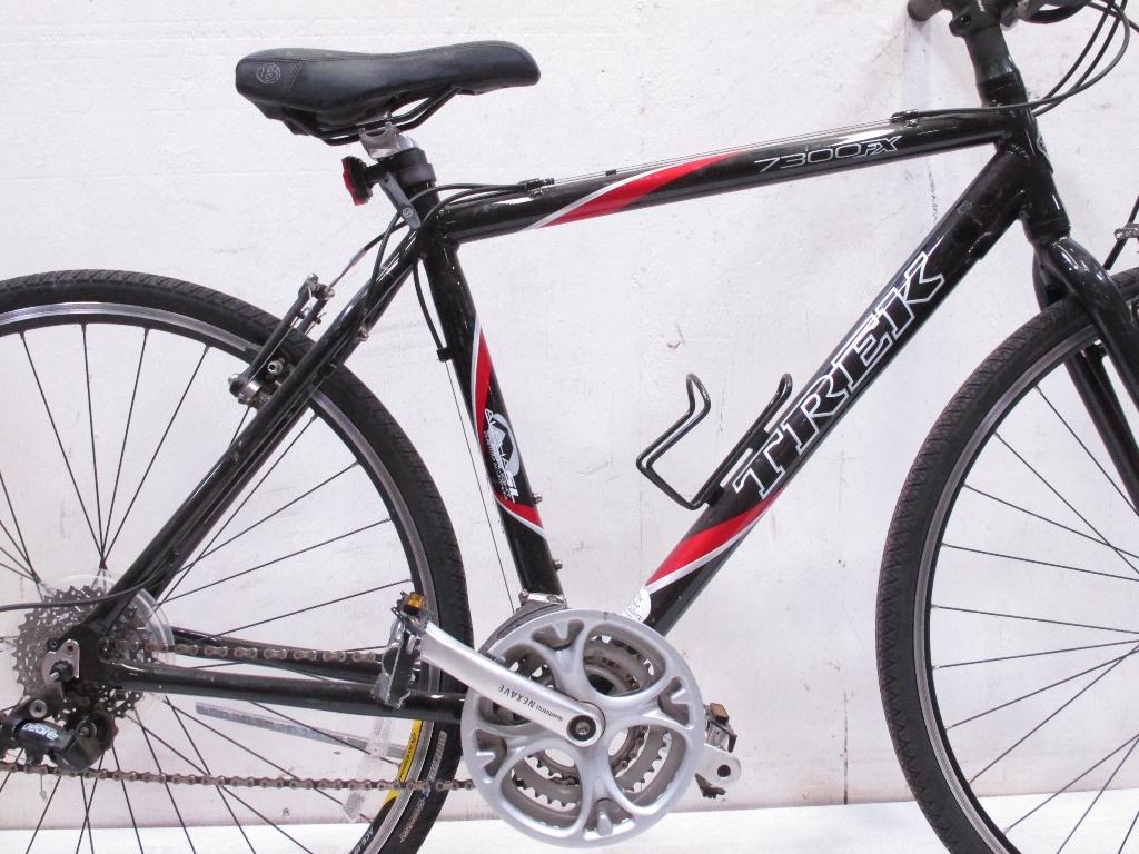 Trek 7300FX Men's Hybrid Bike | Property Room
