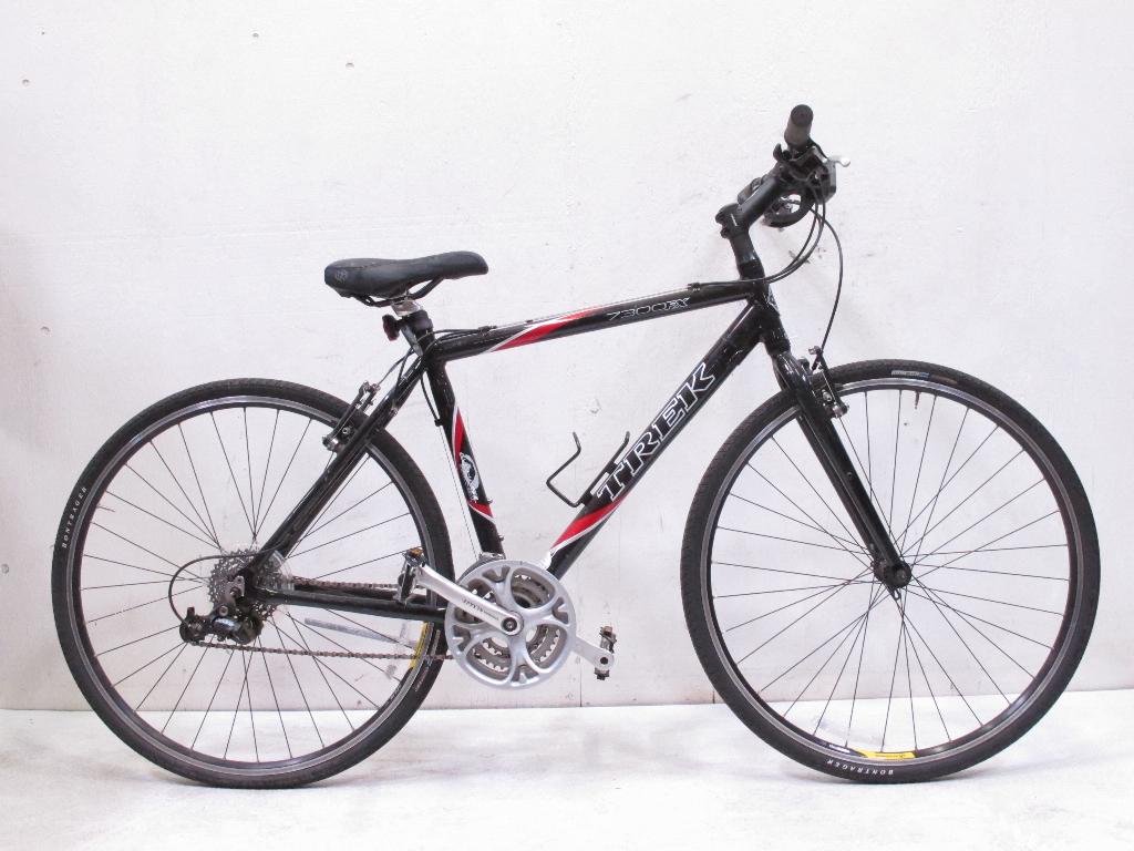 Trek 7300FX Men's Hybrid Bike | Property Room