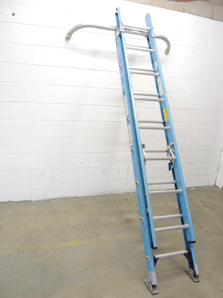Werner 16' Extension Ladder And Husky Stabilizer, 2 Pieces | Property Room