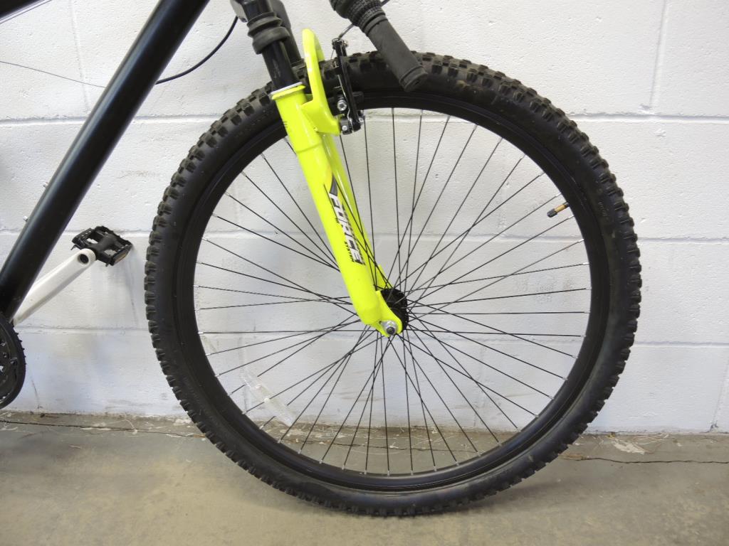 Genesis GS29 Off Road Bike | Property Room