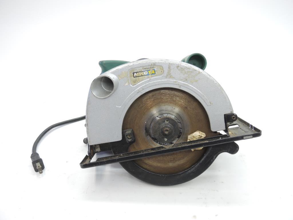 Nikota 7 1/4" Circular Saw | Property Room