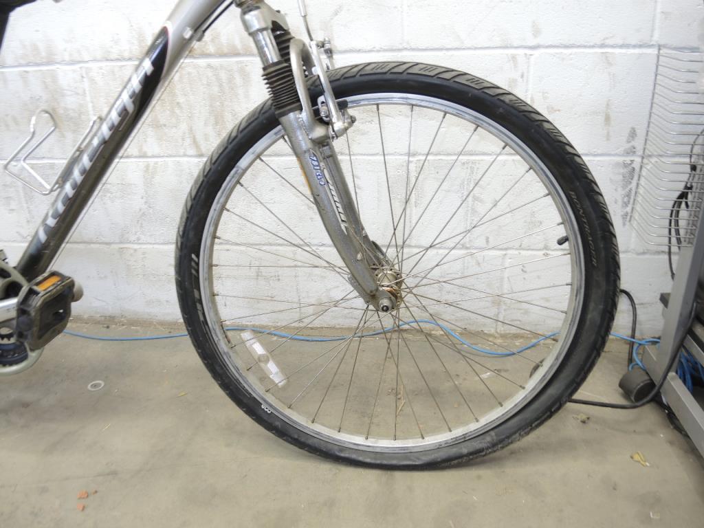 Raleigh SC30 Hybrid Bike | Property Room