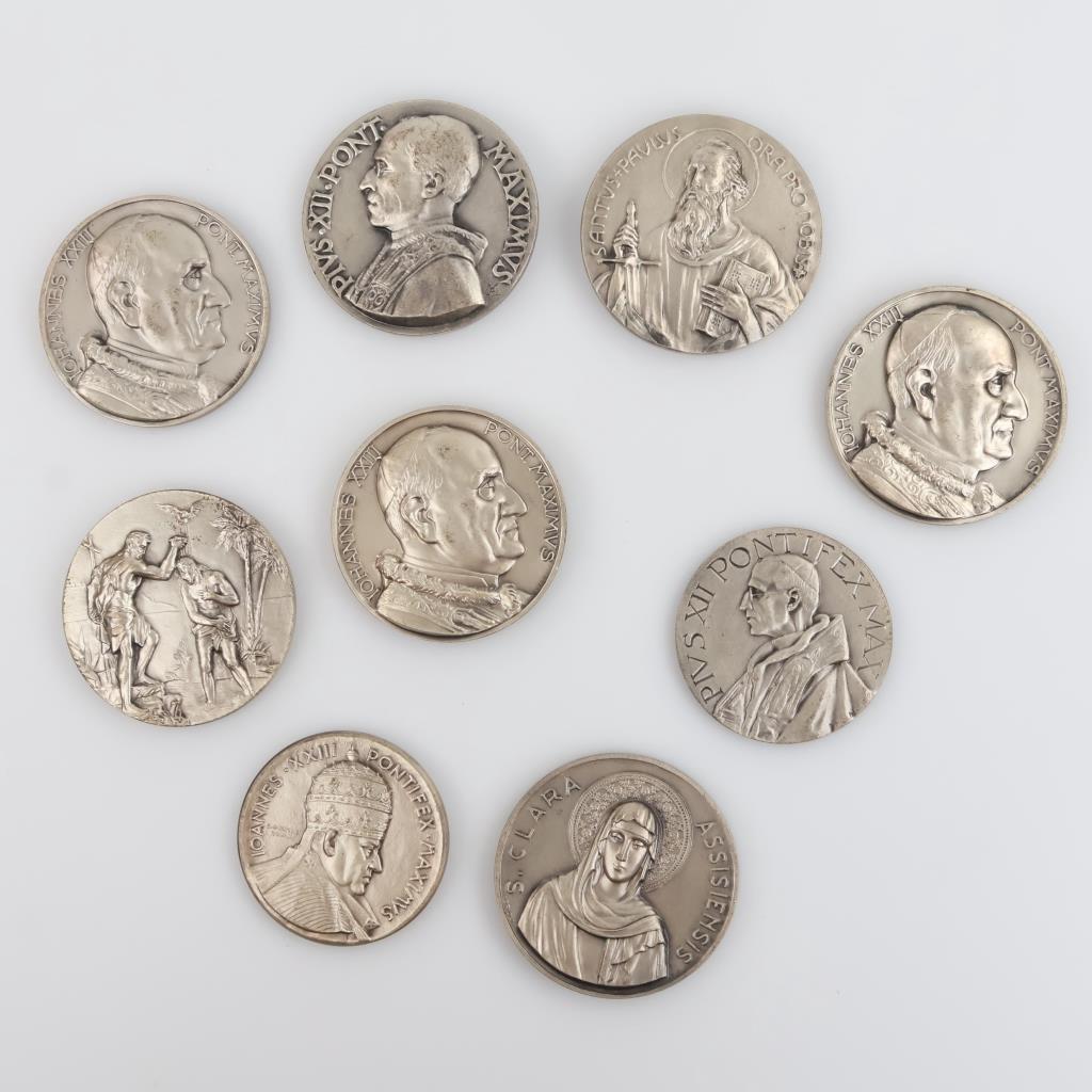 1+lb Round Medallions, 9 Pieces | Property Room