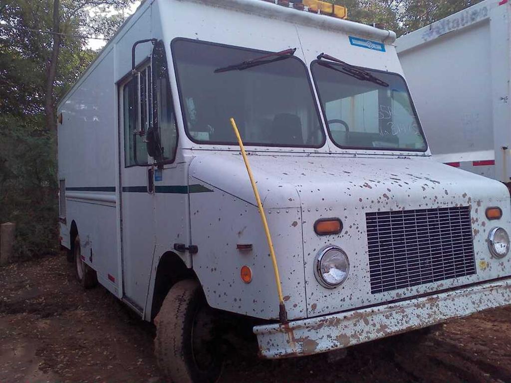 2000 Freightliner Mt45 Chassis (Brooklyn, NY 11214) | Property Room