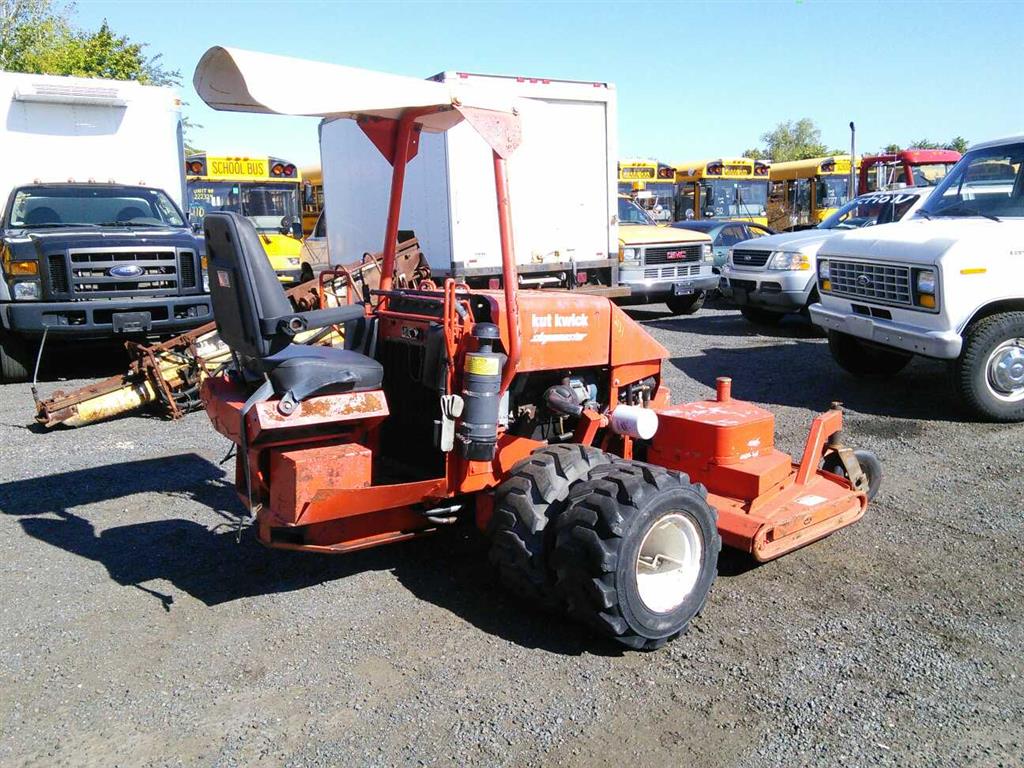 2000 Kut Kwik Slope Mower (Hartford, CT 06114) | Property Room