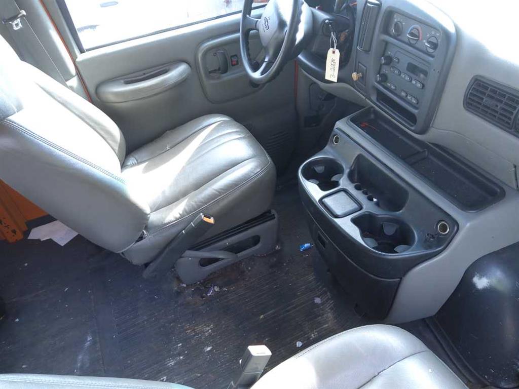 2001 Chevrolet Express (Hartford, CT 06114) | Property Room