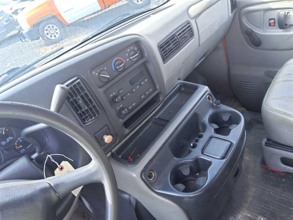 2001 Chevrolet Express (Hartford, CT 06114) | Property Room
