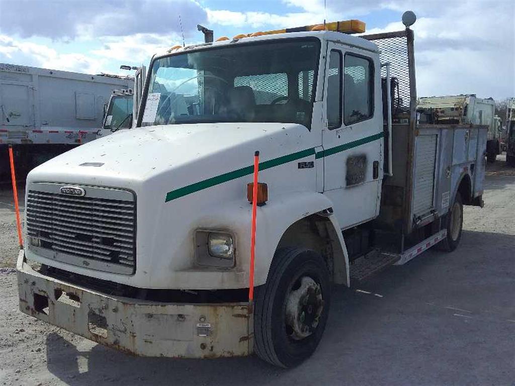 2001 Freightliner Fl50 (Medford, NY 11763) | Property Room
