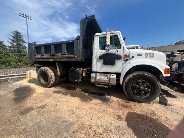 2001 International 4700 (Garfield, NJ 07026) | Property Room