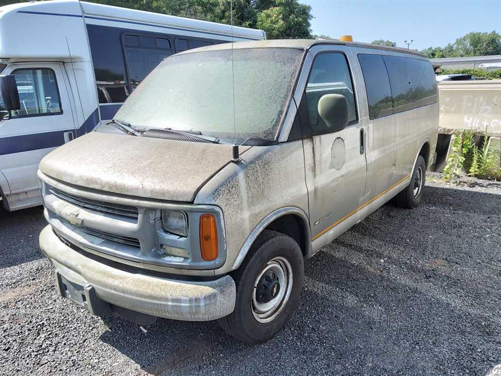 2002 Chevrolet Express (Hartford, CT 06114) | Property Room