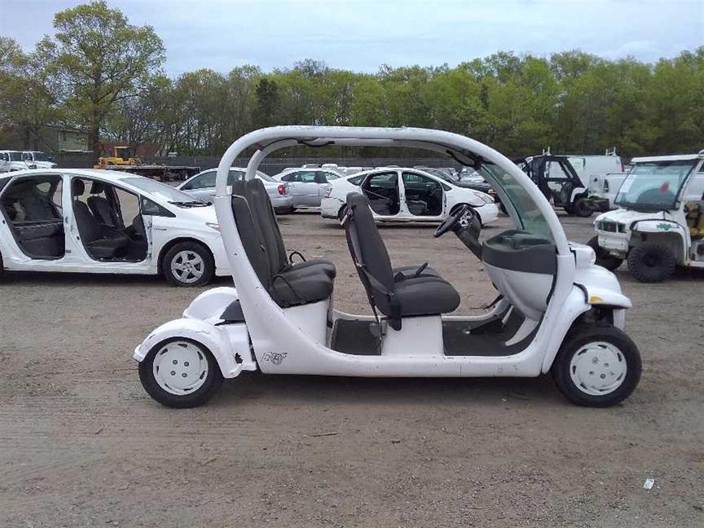 2002 Gem E825 (Medford, NY 11763) | Property Room