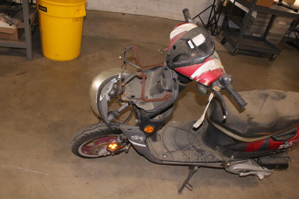 2002 Vento Zip R3i Scooter | Property Room
