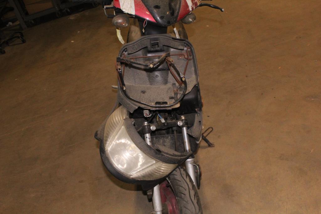 2002 Vento Zip R3i Scooter | Property Room