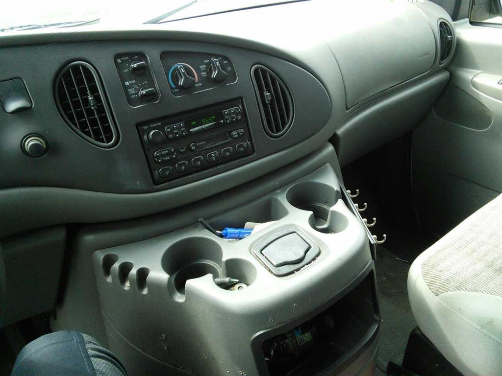 2003 Chevrolet Econoline 12 Passenger Van (Hartford, CT 06114 ...