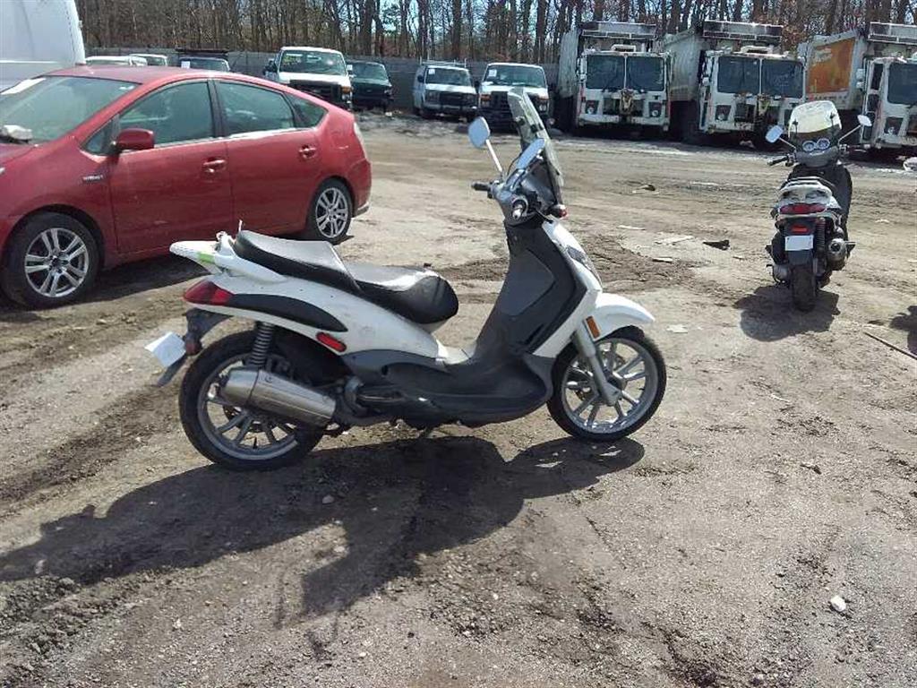 2003 Piaggio BV200 (Medford, NY 11763) | Property Room