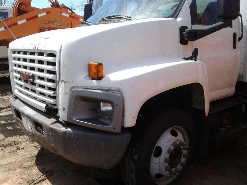 2004 GMC 6500 (Brooklyn, NY 11214) | Property Room