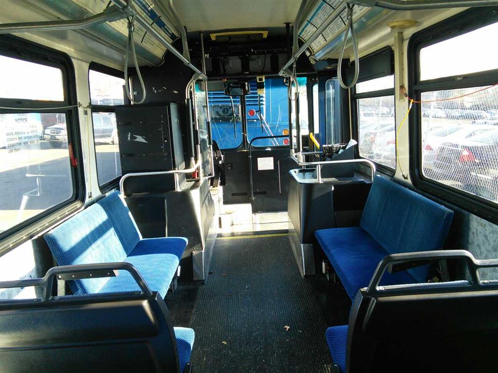 2004 New Flyer D40LF (Hartford, CT 06114) | Property Room