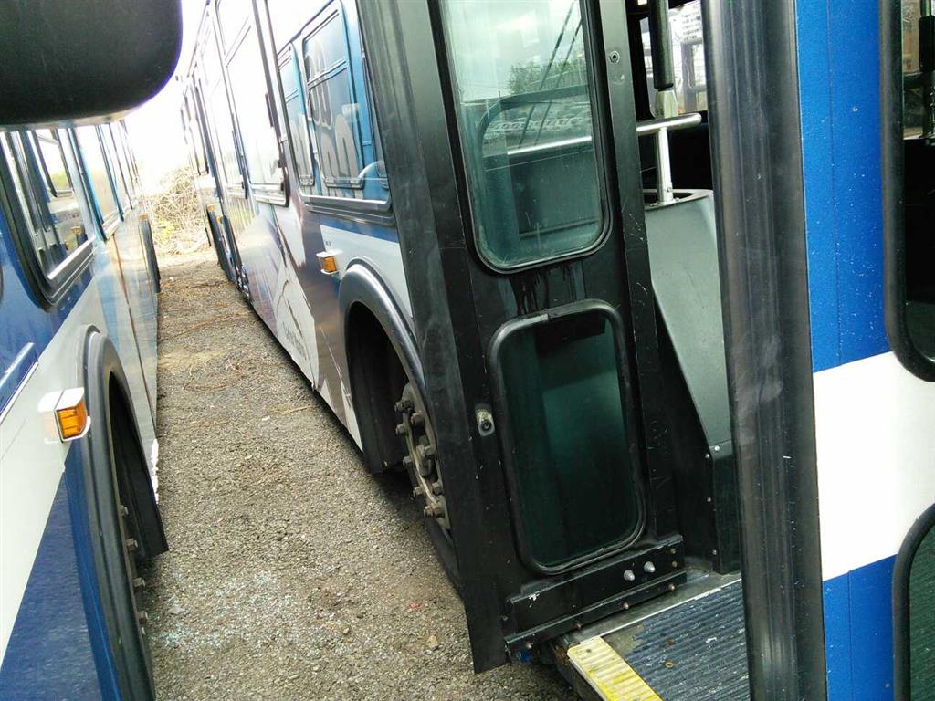 2004 New Flyer D40LF (Hartford, CT 06114) | Property Room