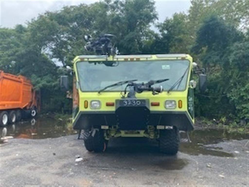 2004 OshKosh STI-3000 (Brooklyn, NY 11214) | Property Room