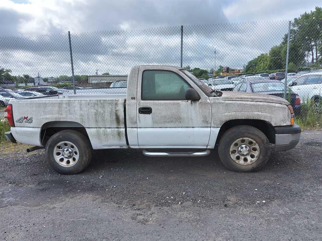 2005 Chevrolet Silverado (Hartford, CT 06114) | Property Room