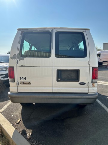 2005 Ford E-350 (Merced, CA 95348) | Property Room
