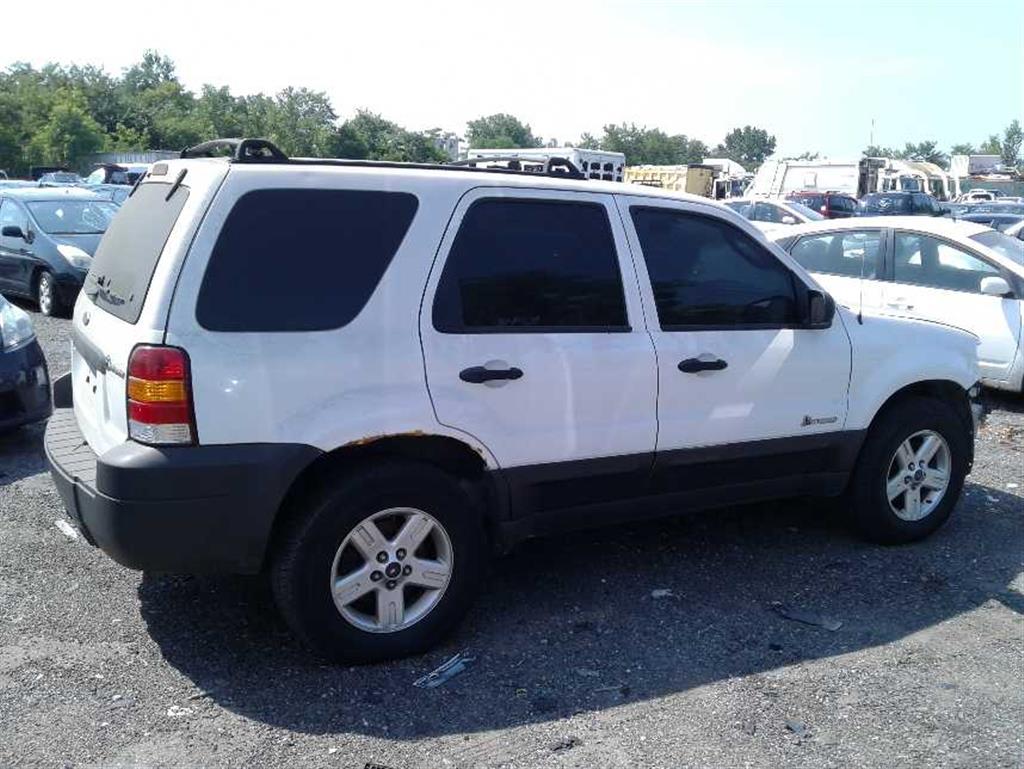 2005 Ford Escape Hybrid (Brooklyn, NY 11214) | Property Room