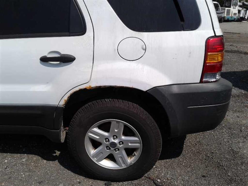 2005 Ford Escape Hybrid (Brooklyn, NY 11214) | Property Room