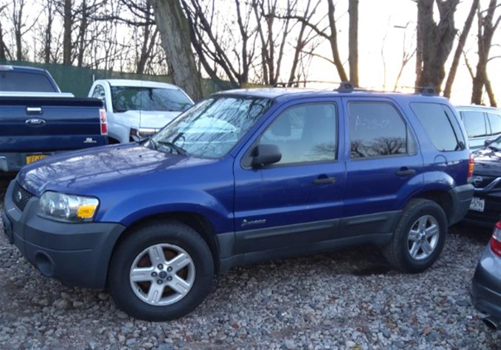 2005 Ford Escape Hybrid (Staten Island, NY 10309) | Property Room