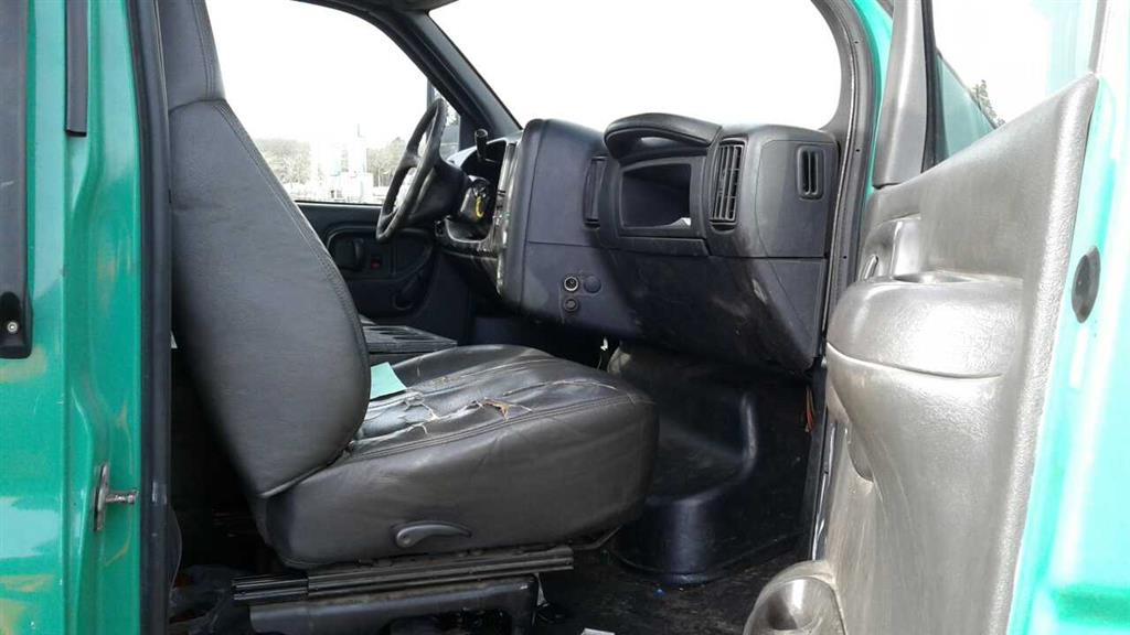 2005 GMC C4500/C4C042 (Medford, NY 11763) | Property Room
